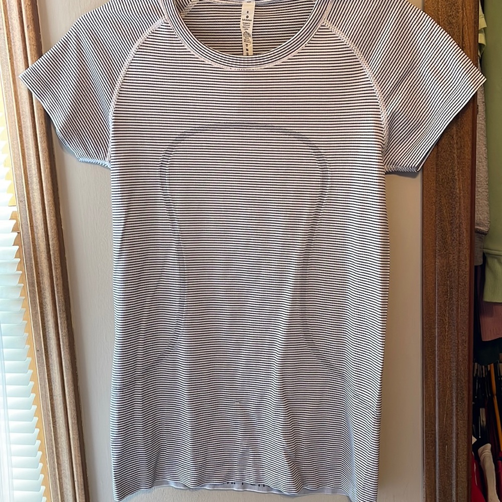 Lululemon Swiftly Tech Short Sleeve - Gem